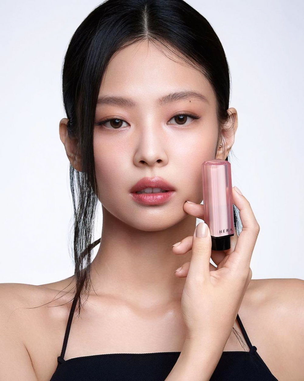 天天被拿着放大镜评判的 Jennie，还能火多久？_腾讯新闻