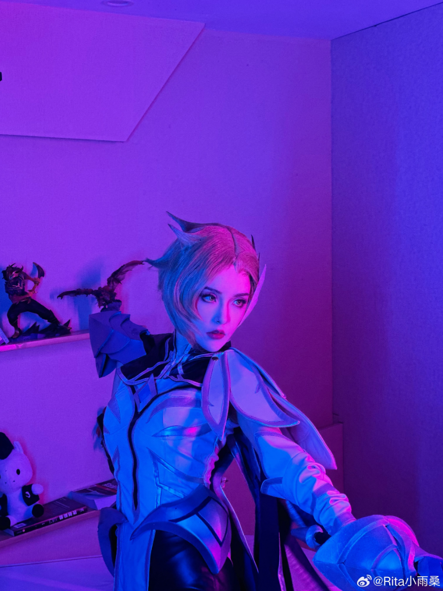 【LPL老婆】Rita cos TheShy皮肤剑姬，颇有几分神韵_腾讯新闻