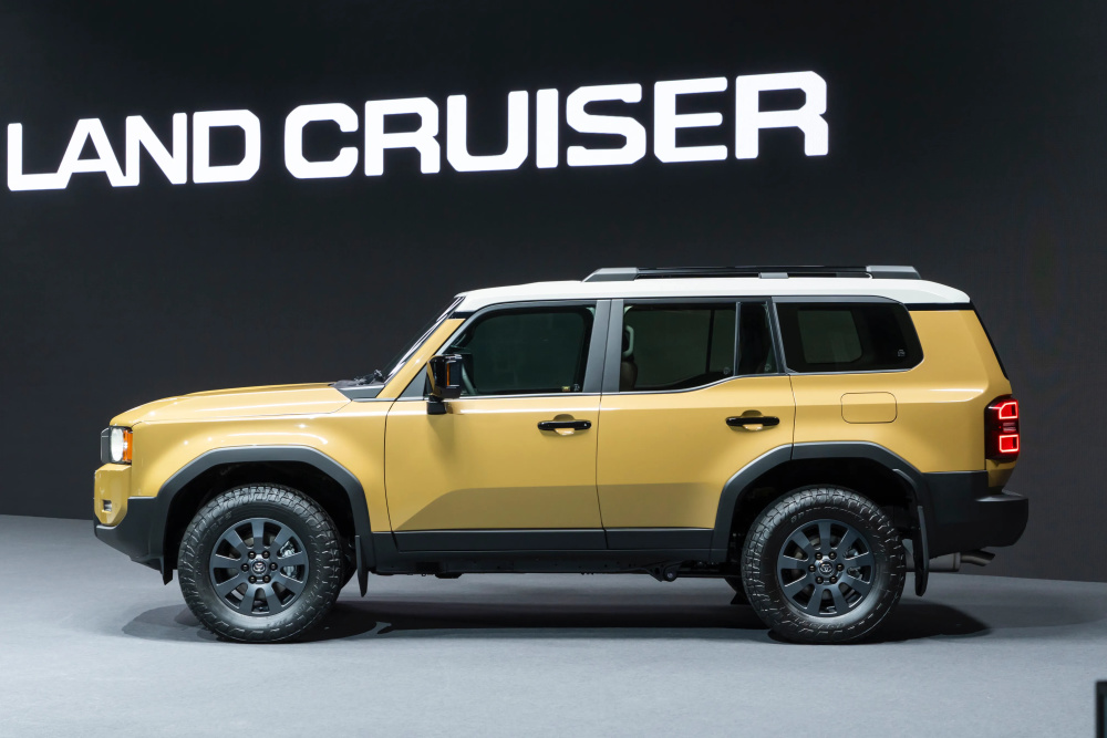 2023款丰田“LC250”官图公布，内外兼备，售价约合人民币35万！_腾讯新闻