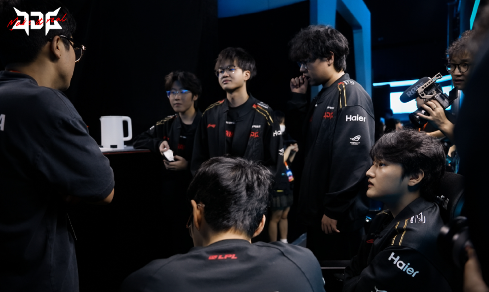 Doinb爆料JDG和WBG彻底摆烂！打完亚洲邀请赛直接解散_腾讯新闻