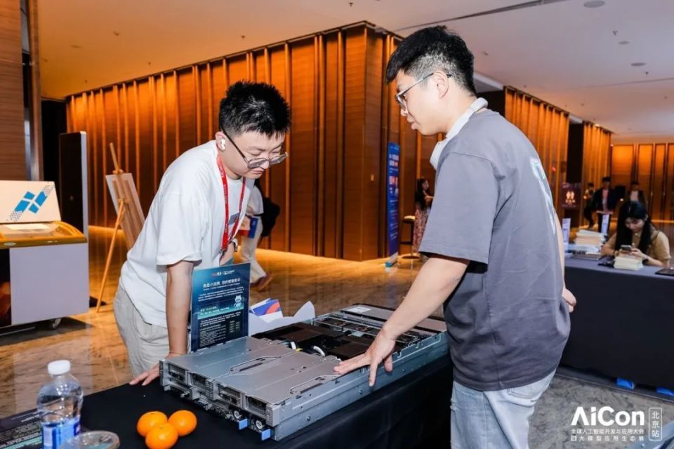 AICon 2024 重磅开幕！60 余位大咖干货集结：20 年来云首次革命性变化、大模型才刚刚开始……_腾讯新闻