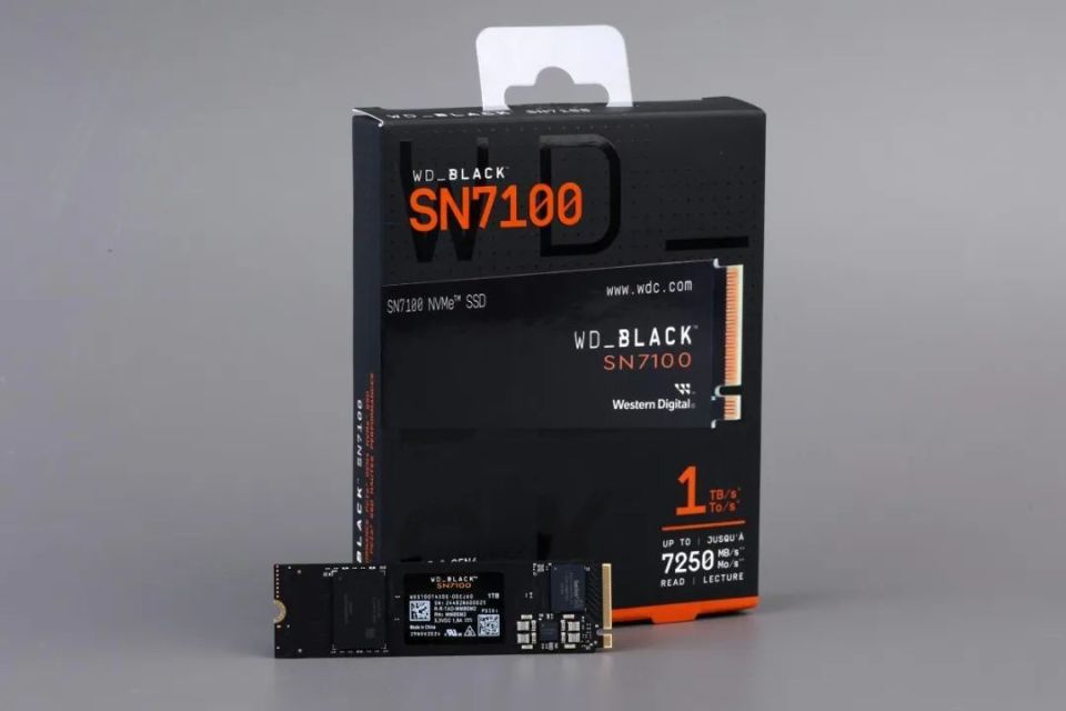 速度超7000MB/s、还有游戏加速模式！体验WD_BLACK SN7100 1TB SSD_腾讯新闻