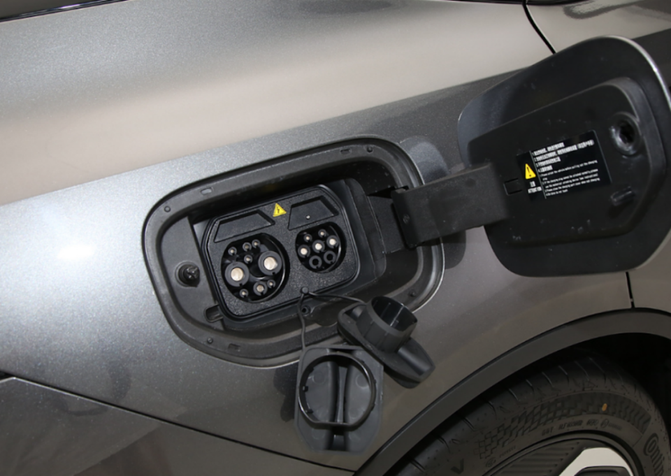 深蓝SL07正式上市，起售价15.19万，增程版综合续航超1400km_腾讯新闻