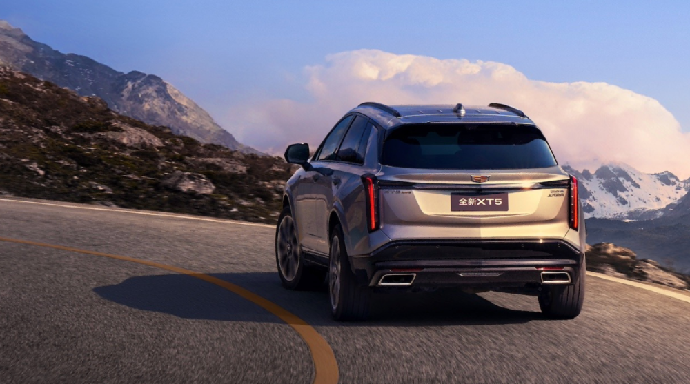 豪华中型SUV大对决！凯迪拉克XT5“硬刚”奥迪Q5L，你选谁？_腾讯新闻