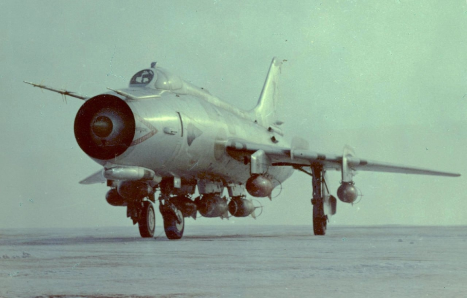 Su-17生产于50年代不太成功的战斗机如何在二十一世纪仍在服役？_腾讯新闻