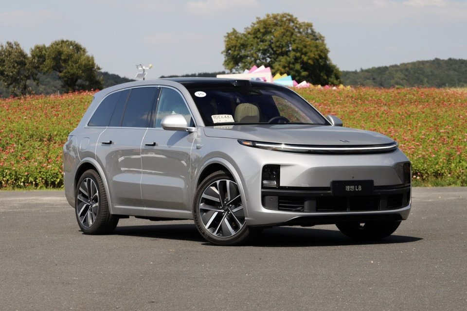 30多万预算买中大型混动SUV，腾势N8和理想L8该怎么选？_腾讯新闻
