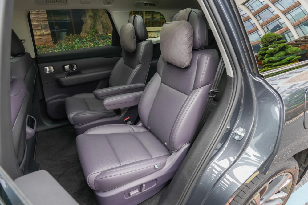 三排六座+激光雷达+8295P！零跑C16配置分析，卖低价全因C11_腾讯新闻