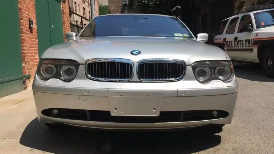 世界上最受人嫌弃的V12豪车？宝马7系E65/E66如今只值4000美元_腾讯新闻
