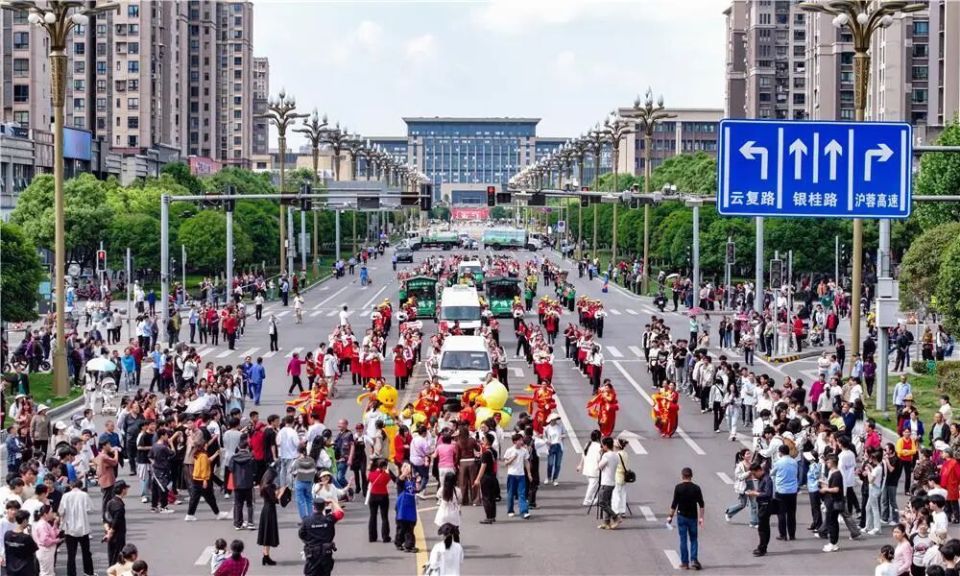 【梁评梁言】让“百年老味”焕发“时代新香”_腾讯新闻