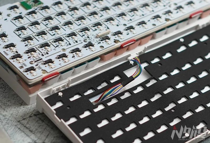 TOGAR图阁T90三模无线机械键盘拆解评测_腾讯新闻