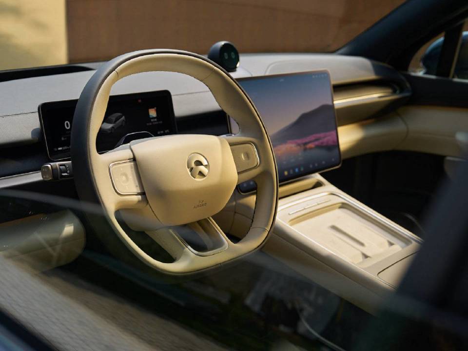 加量不加价！蔚来新 ES6/EC6 33.8 万元起售，能力向 ET9 看齐_腾讯新闻