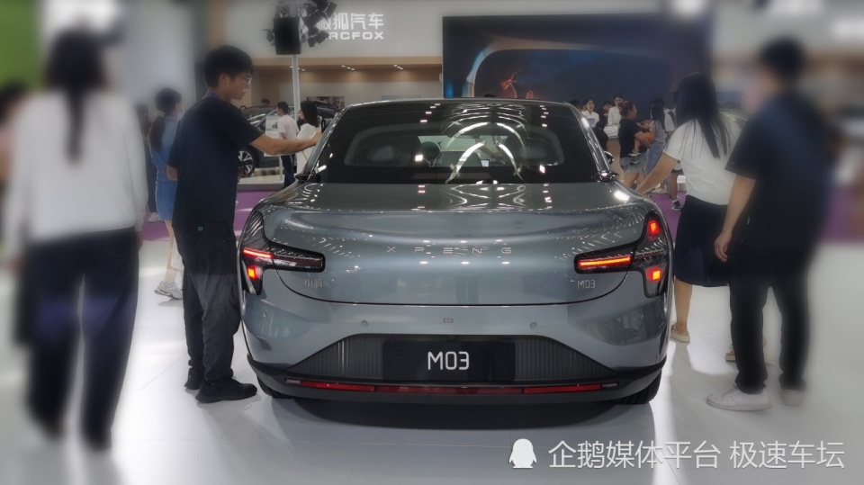 零跑B01预售！它能否撼动小鹏MONA M03、秦L EV的市场地位？_腾讯新闻