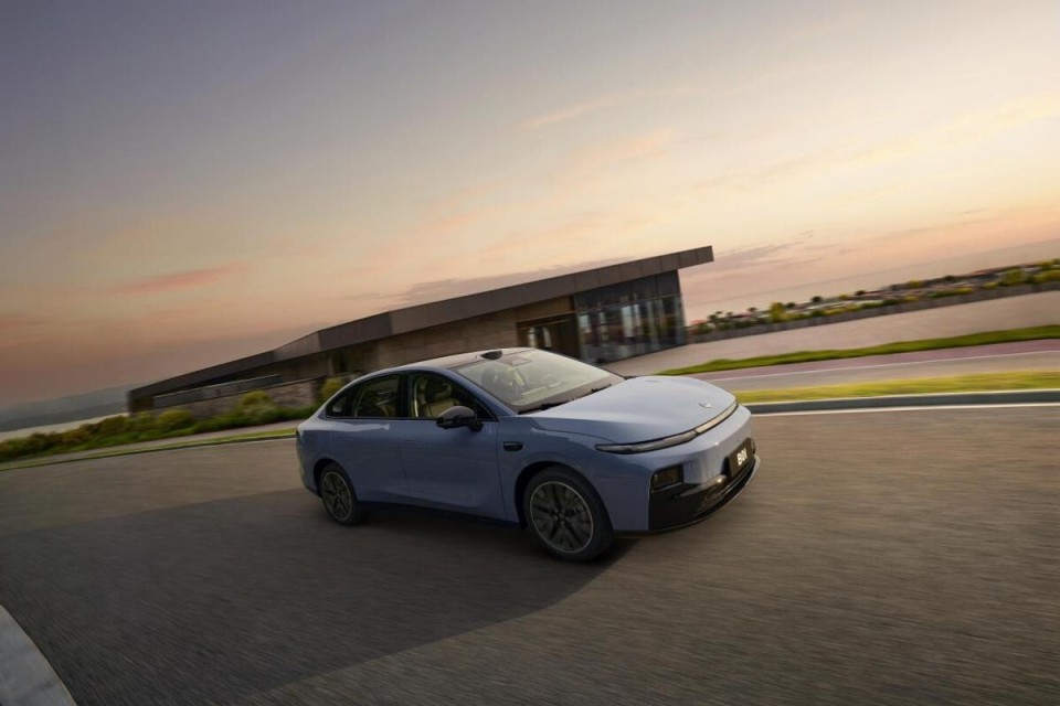 比亚迪双强不香了？10万级纯电车续航650km，6.5S加速还配端到端_腾讯新闻