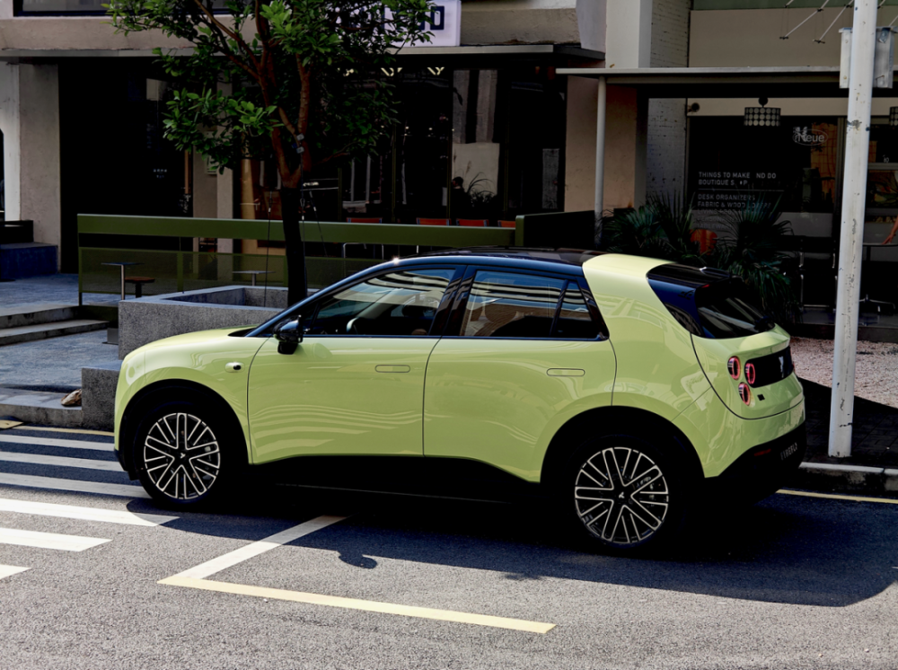 一年44万辆，蔚来迫切又努力_腾讯新闻