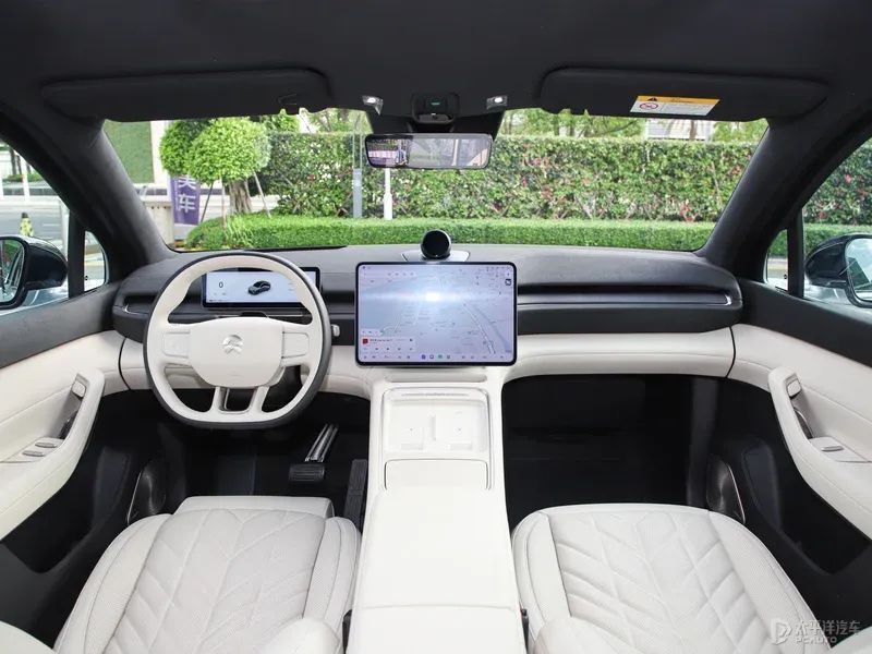 蔚来新EC6上市卖28.8万起！ 全系双电机，配置看齐ET9，太狠了_腾讯新闻