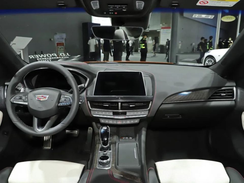 全系2.0T+10AT，20万出头就能买豪华B级车，BBA望着都怕！_腾讯新闻