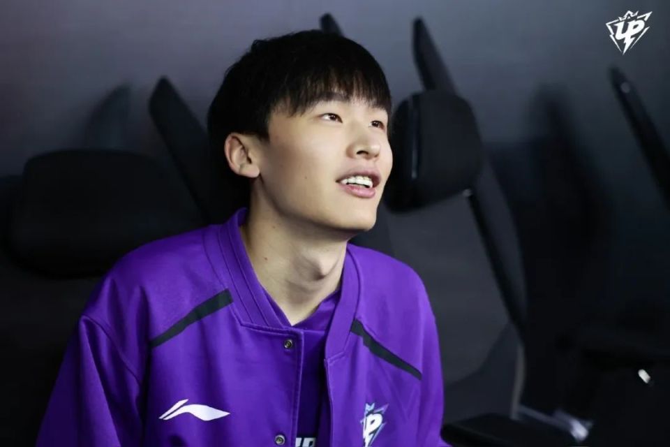 专访UP.H4cker：能打LPL很幸运_腾讯新闻