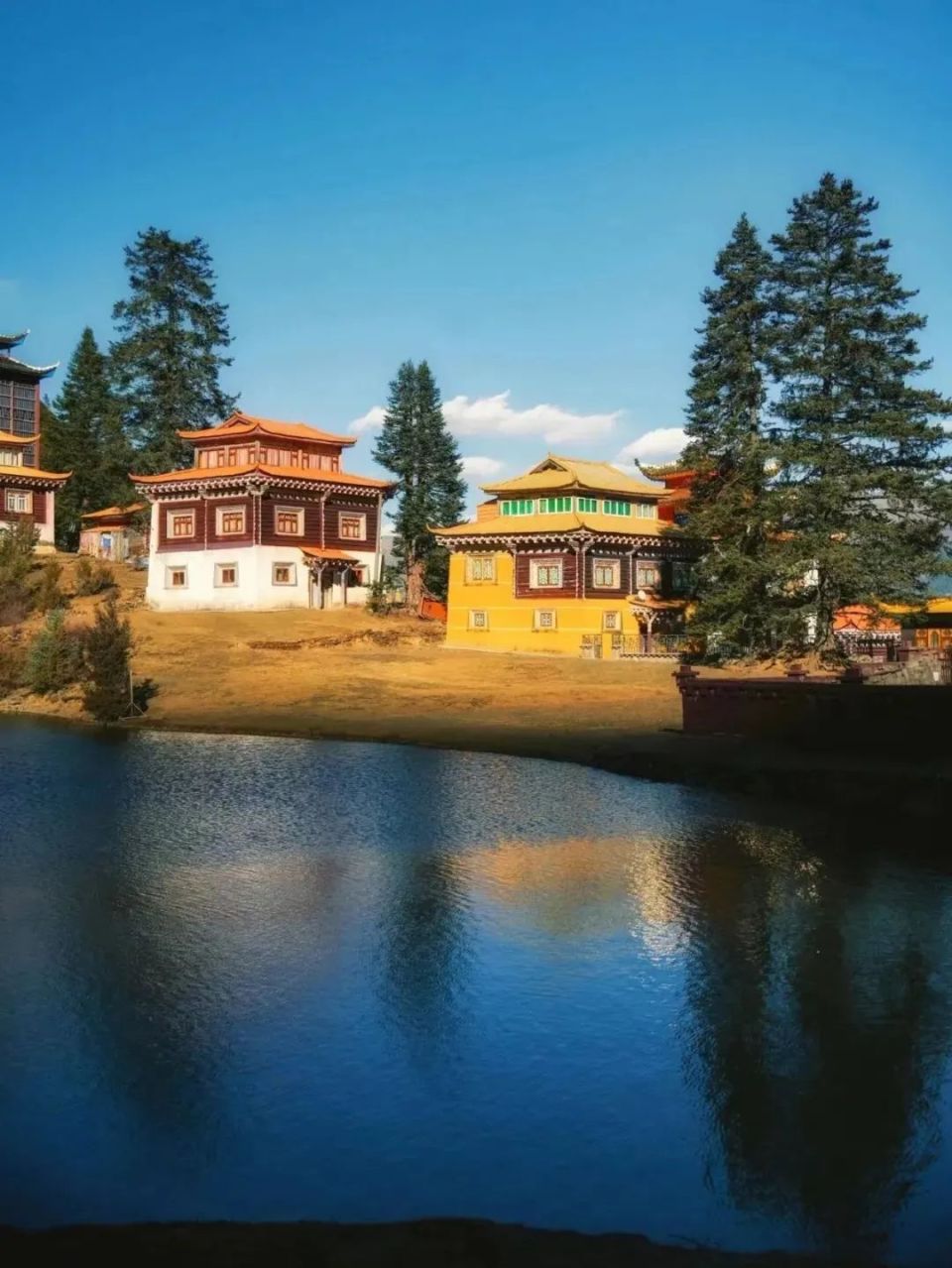 “最美国道”G227宣告全线贯通，串联稻城亚丁和泸沽湖！_腾讯新闻