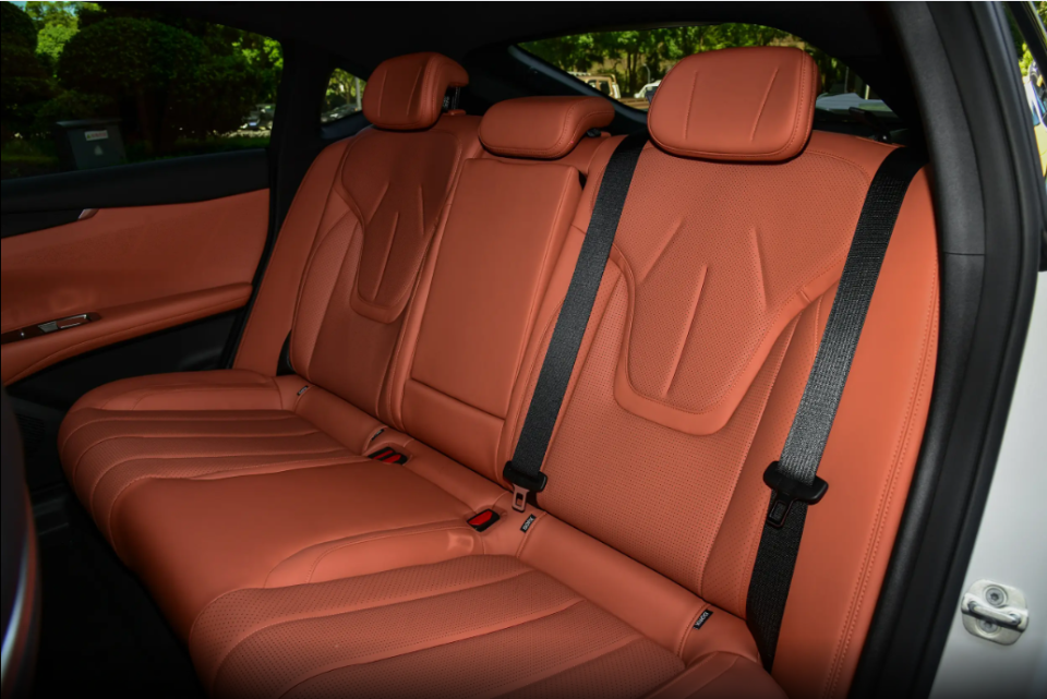 15万级混动家轿PK，深蓝L07与银河星耀8 PHEV，该怎么选？_腾讯新闻