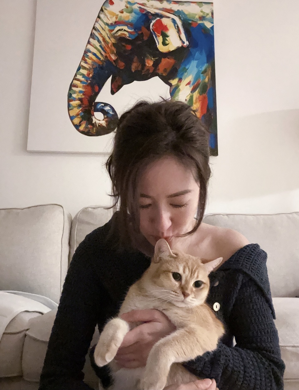 新挑战！44岁TVB视后新剧与23岁女星演母女，自曝有性感演出_腾讯新闻