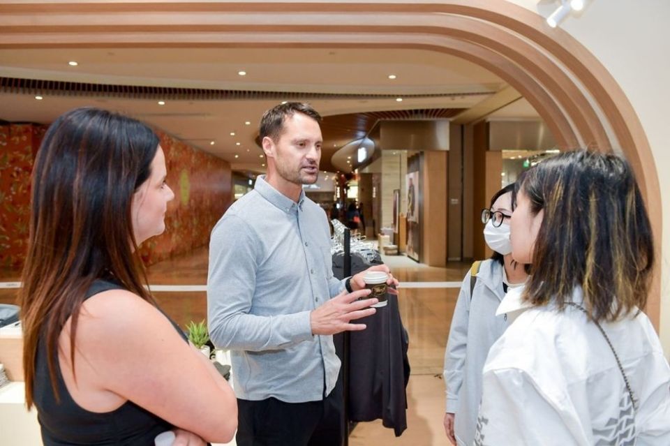 “男版lululemon”来了，Vouri在上海开出中国首店_腾讯新闻