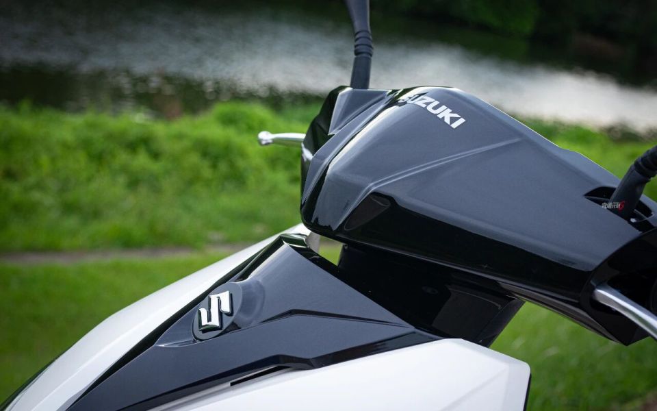 凭什么是传奇？9980元的铃木UY125，全面评测！_腾讯新闻