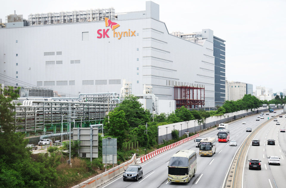 罢工、跳槽与博弈：芯片需求“狂飙”，奖金分歧撕裂韩国劳资关系_腾讯新闻