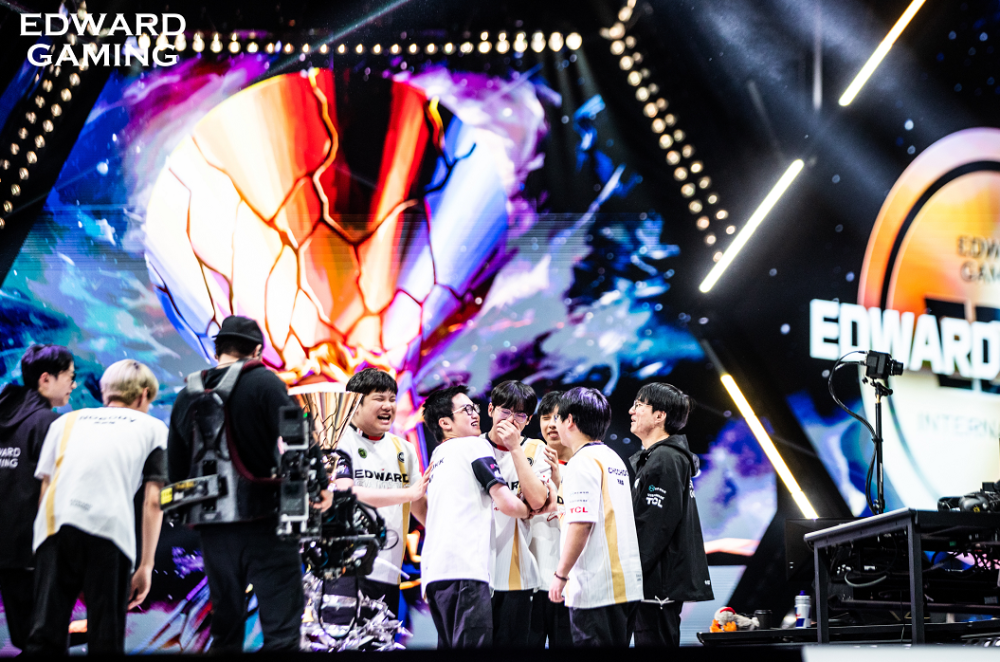 仁川是CN电竞福地！EDG夺得2024无畏契约总冠军！大明星康康五场拿下111杀！_腾讯新闻