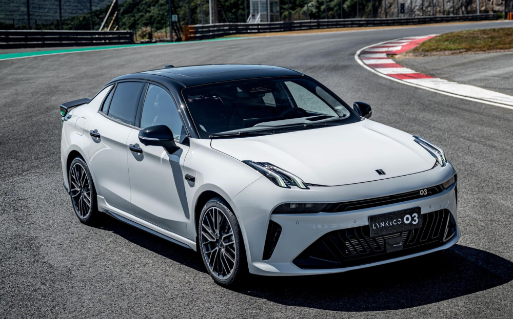 26款领克03实车到店，升级千里浩瀚H3+魅族车机，配全新2.0T+8AT_腾讯新闻