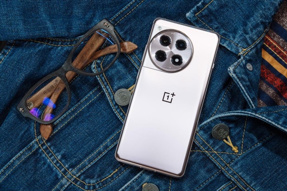 618必抢中端机！红米K70与一加Ace 3，相同价格如何抉择？_腾讯新闻