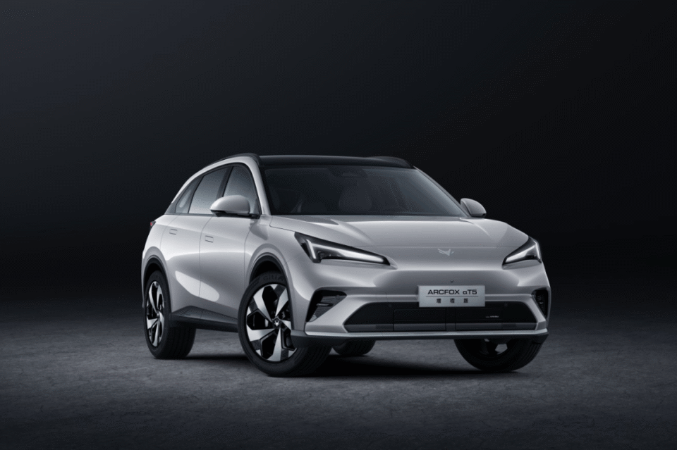 全新阿尔法T5双动力10.98万起，纯电705km+增程1215km，通勤长途都能打_腾讯新闻