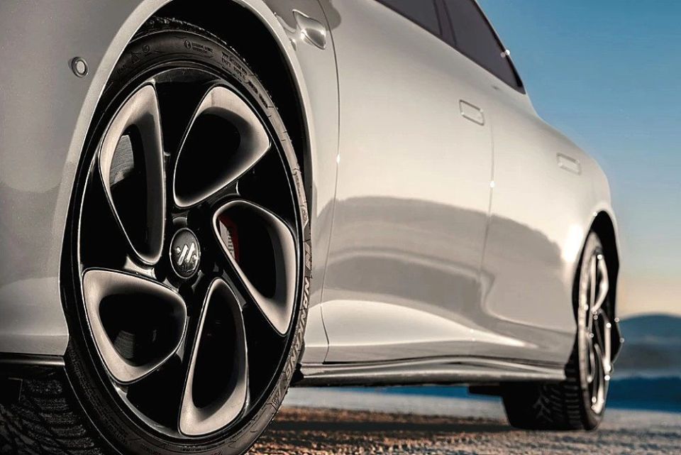 20万级纯电中大型轿车 要智己L6的智驾还是领克Z10的续航？_腾讯新闻