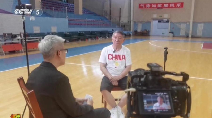 都是谈亚洲杯失利，宫鲁鸣接受CCTV5专访，郭士强上CCTV13频道_腾讯新闻