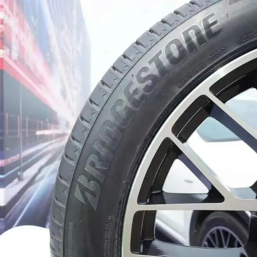 换条轮胎竟如此惊喜？普利司通泰然者T005 EV不愧为电车首选！_腾讯新闻