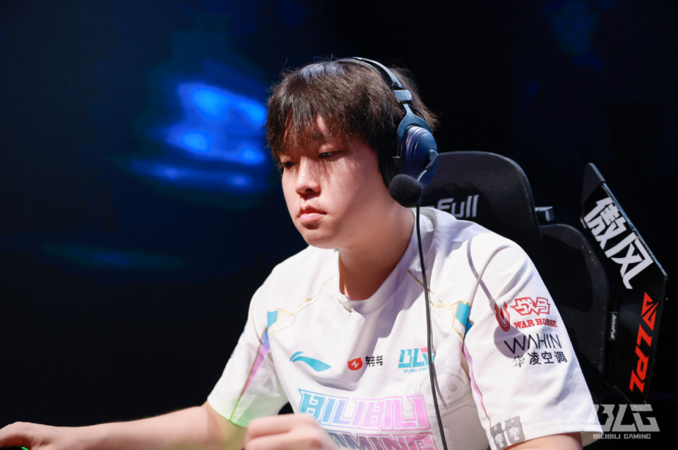 JKL首获常规赛MVP，TheShy重返巅峰拿一阵上单，Bin无阵被嘲，第三赛段奖项出炉_腾讯新闻