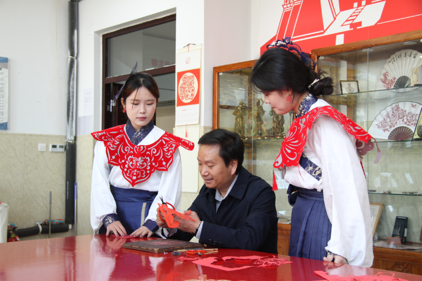 深耕沃土绽芳华 2025年洛阳伊滨区文艺事业成果丰硕_腾讯新闻