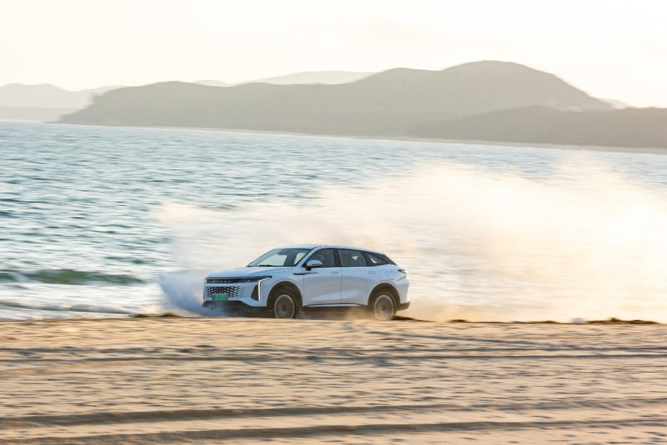 挑战超国标的“过刀山”底盘碰撞测试！星途瑶光C-DM今日上市_腾讯新闻