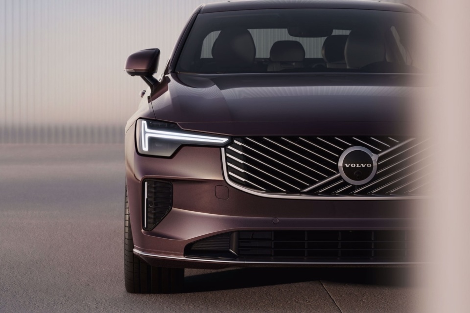 沃尔沃全新S90太香了，250马力+双叉臂独悬，带宝华韦健_腾讯新闻