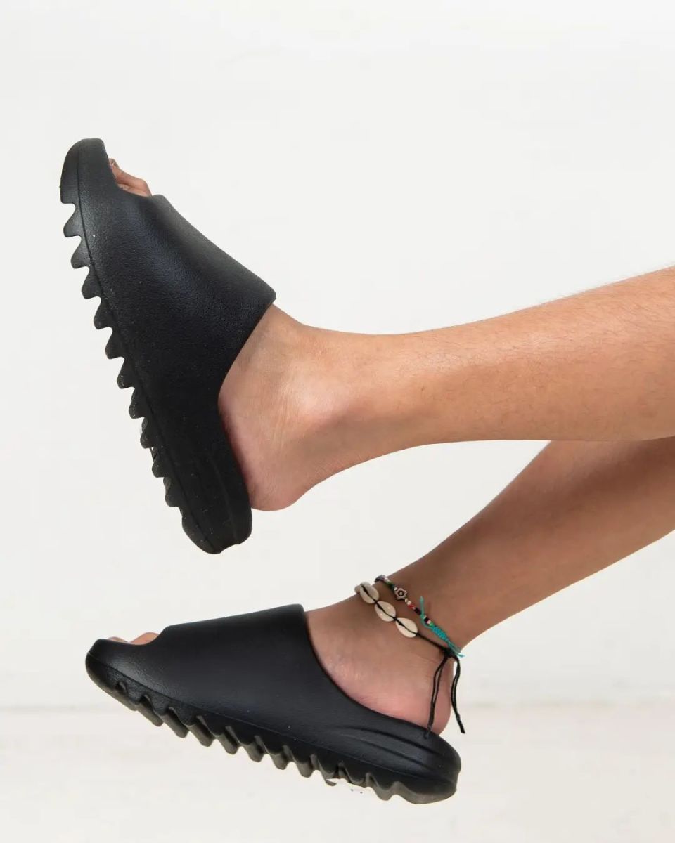 国区 Yeezy 最后一次发售！怎么买？哪双最值得抢？看这篇就够了！_腾讯新闻