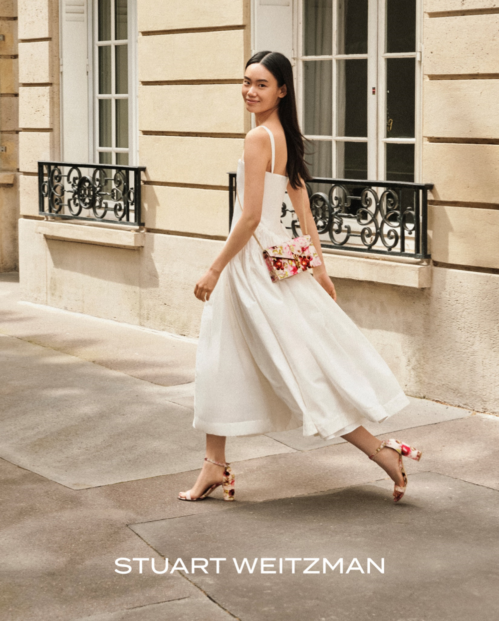Stuart Weitzman如何从抢不到的“网红”到被甩卖？_腾讯新闻