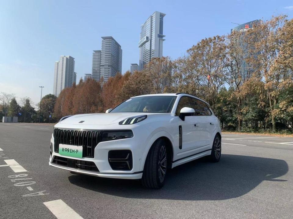 试驾新领克09EM-P,飞鱼双腔空悬带来更好的体验_腾讯新闻