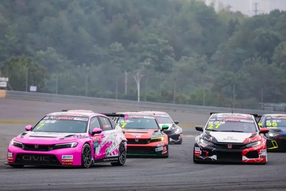 诠释冠军精神，欣哲频道MACPRO Racing Team包揽俱乐部杯年度双冠_腾讯新闻