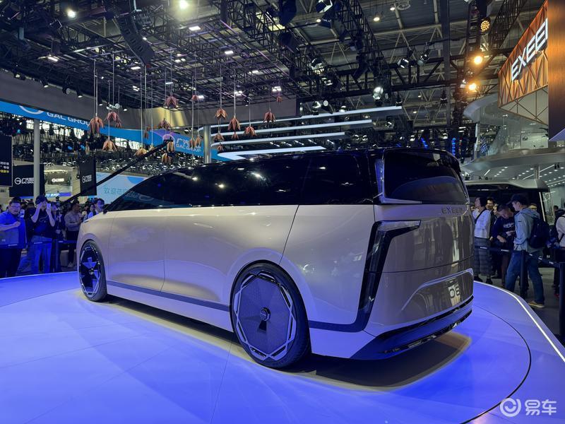 2024北京车展：星途首款 MPV E08概念车亮相_腾讯新闻