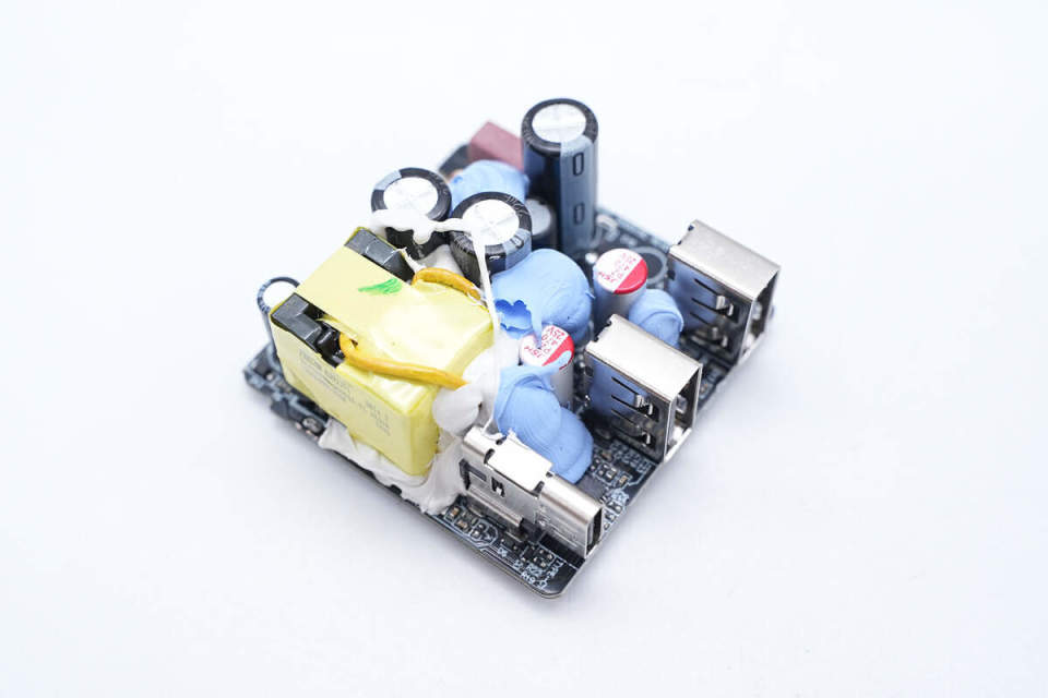 售价80元值不值得买？联想thinkplus 30W氮化镓充电器拆解_腾讯新闻