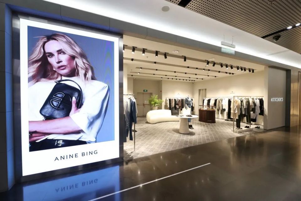 集结众多新店首店，芮欧百货持续焕新！C.P. Company中国首店开业！_腾讯新闻