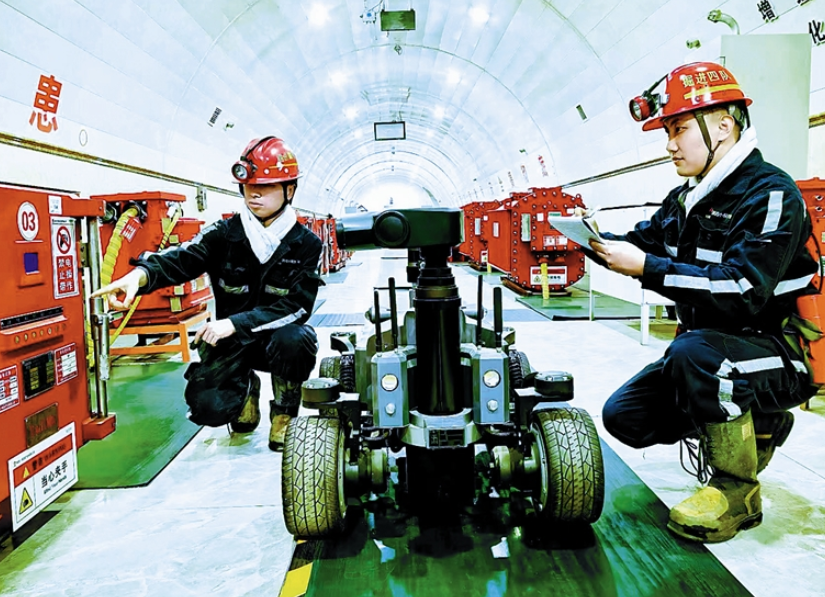 看井下“新工友”的效率有多高_腾讯新闻