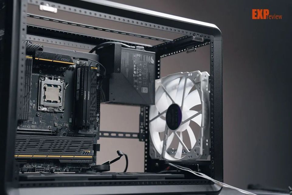 酷冷至尊 MasterFrame 400 Mesh机箱评测：质感依旧上乘，玩法自由百变_腾讯新闻