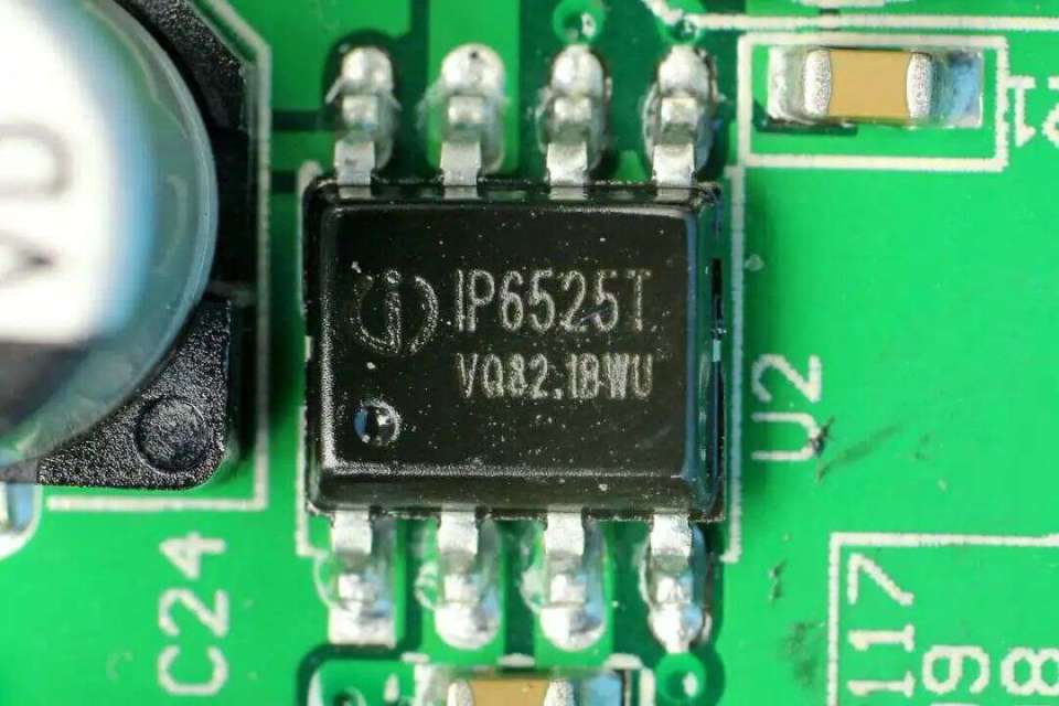 国产半导体行业又一颗璀璨“芯”星，旗下芯片获近百款设备采用_腾讯新闻