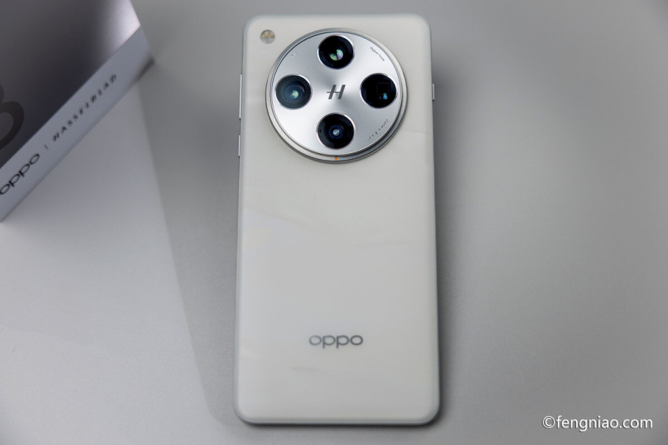 感受云层中的温柔阳光 OPPO Find X8 Pro漫步云端开箱_腾讯新闻