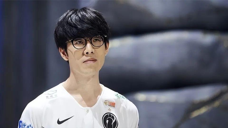 IG 淘汰 Rookie 甩锅；姿态喊话 Doinb：我罩着你；Doinb ：NIP 没那么强；Bin被剥夺世一上称号！_腾讯新闻